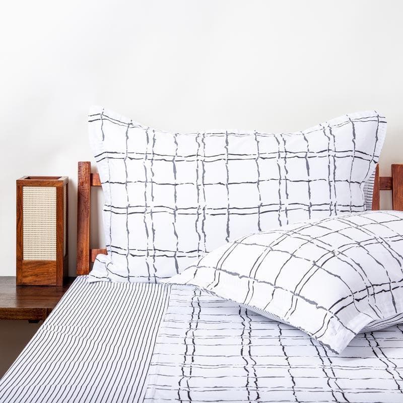 Buy Checkmate Bedsheet Online in India | Vaaree